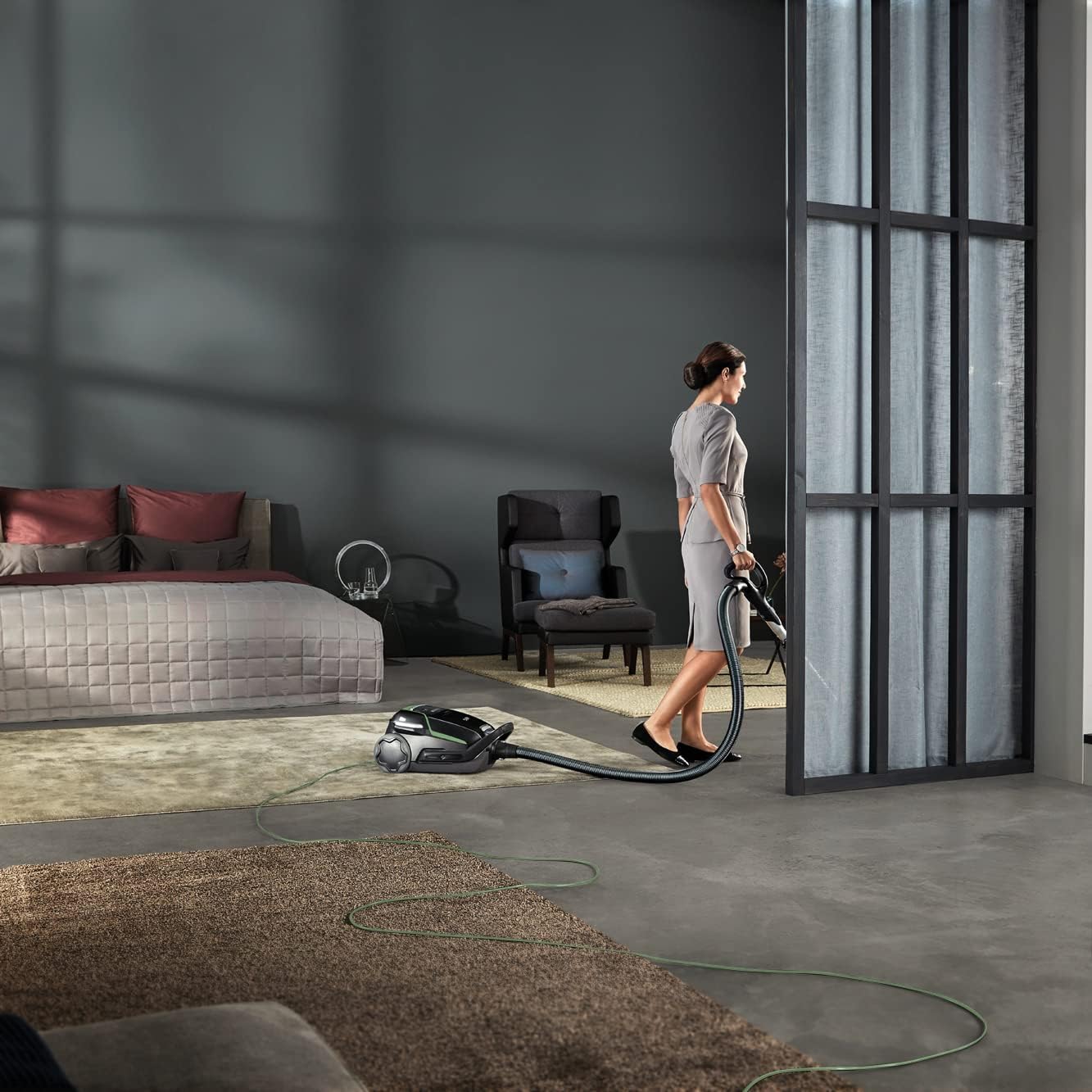 قیمت و خرید جارو برقی AEG VX9-2-ÖKO با کیسه / 70٪ مواد بازیافتی / شامل نازل های اضافی / 12 متر ...